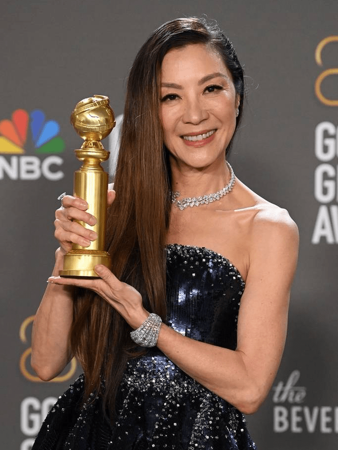 杨紫琼获第80届金球奖音乐喜剧类电影最佳女主角-搜狐大视野-搜狐新闻