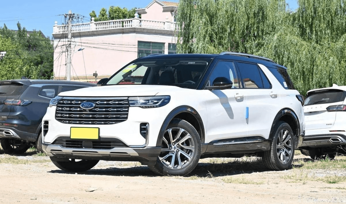 实拍全新福特探险者，车长5063mm，全系标配10AT，家用值得选吗？_搜狐汽车_搜狐网