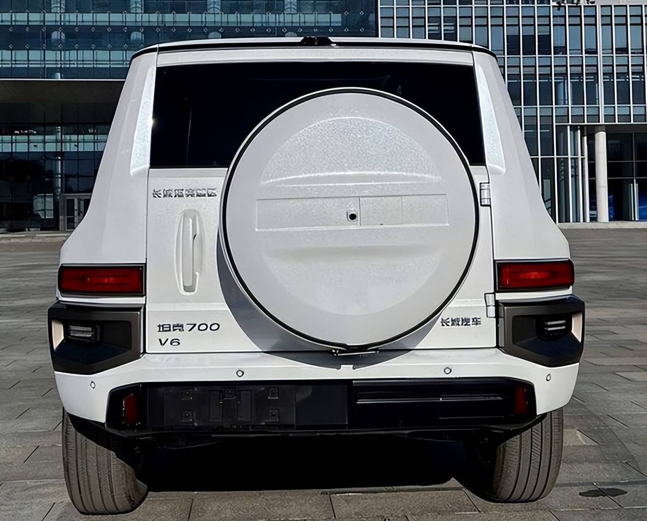 轴距3米/3.0T +9AT，坦克700实拍图曝光_搜狐汽车_搜狐网