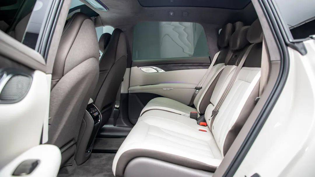 拳打宝马X5，脚踢蔚来ES8，智己LS7有这个实力吗？_搜狐汽车_搜狐网