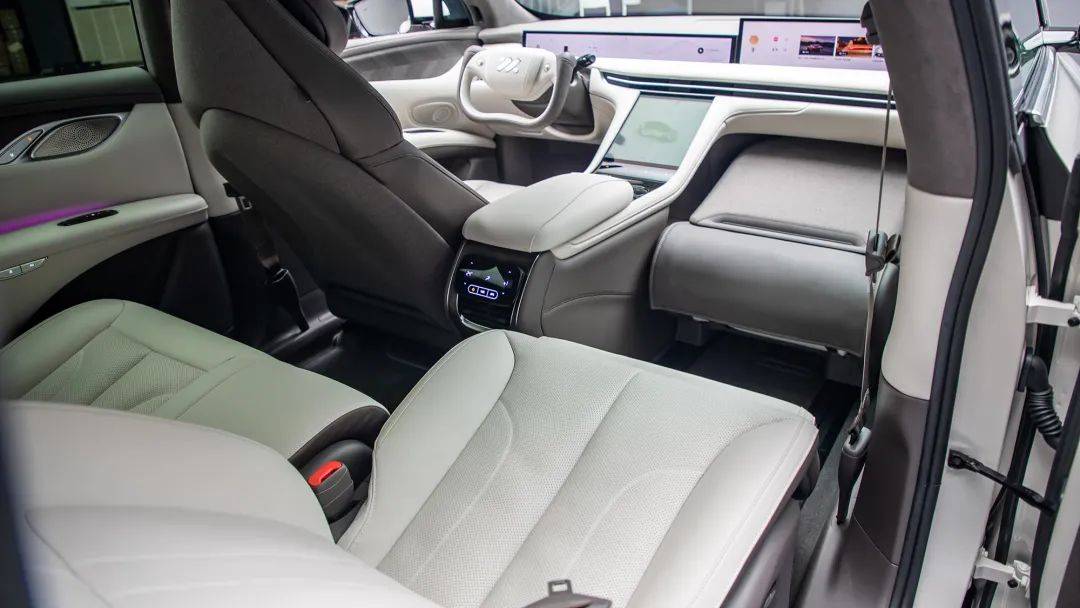 拳打宝马X5，脚踢蔚来ES8，智己LS7有这个实力吗？_搜狐汽车_搜狐网