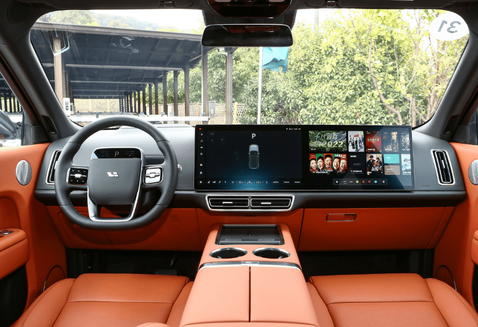 国产车后来者居上，30万级中大型SUV，岚图FREE和理想L8怎么选？_搜狐汽车_搜狐网