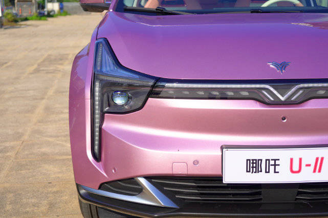 海川品车|8155成标配 体验15万级电车内卷王哪吒U-II_搜狐汽车_搜狐网