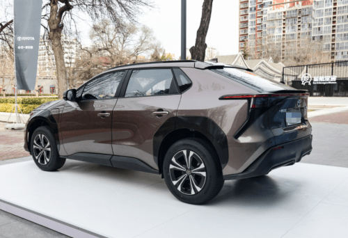 融合科技和时尚的一汽丰田bZ4X，给予用户舒适驾驶体验_搜狐汽车_搜狐网