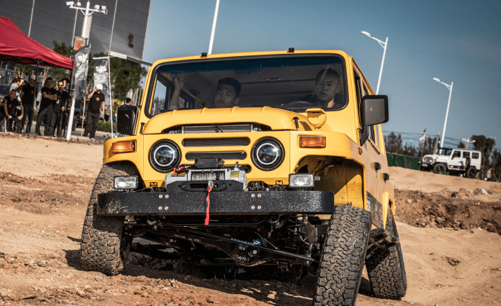 起步不足10万，北汽BJ 212狙击手亮相，标配2.4T发动机_搜狐汽车_搜狐网