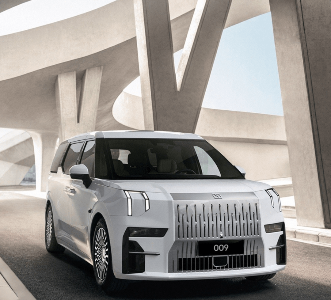 国内豪华MPV市场开始内卷，腾势D9对比极氪009_搜狐汽车_搜狐网