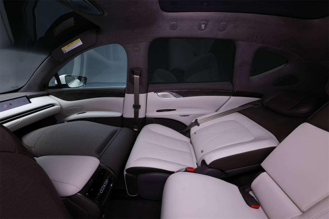 新款车型即将上市，现场实拍了解智己LS7_搜狐汽车_搜狐网