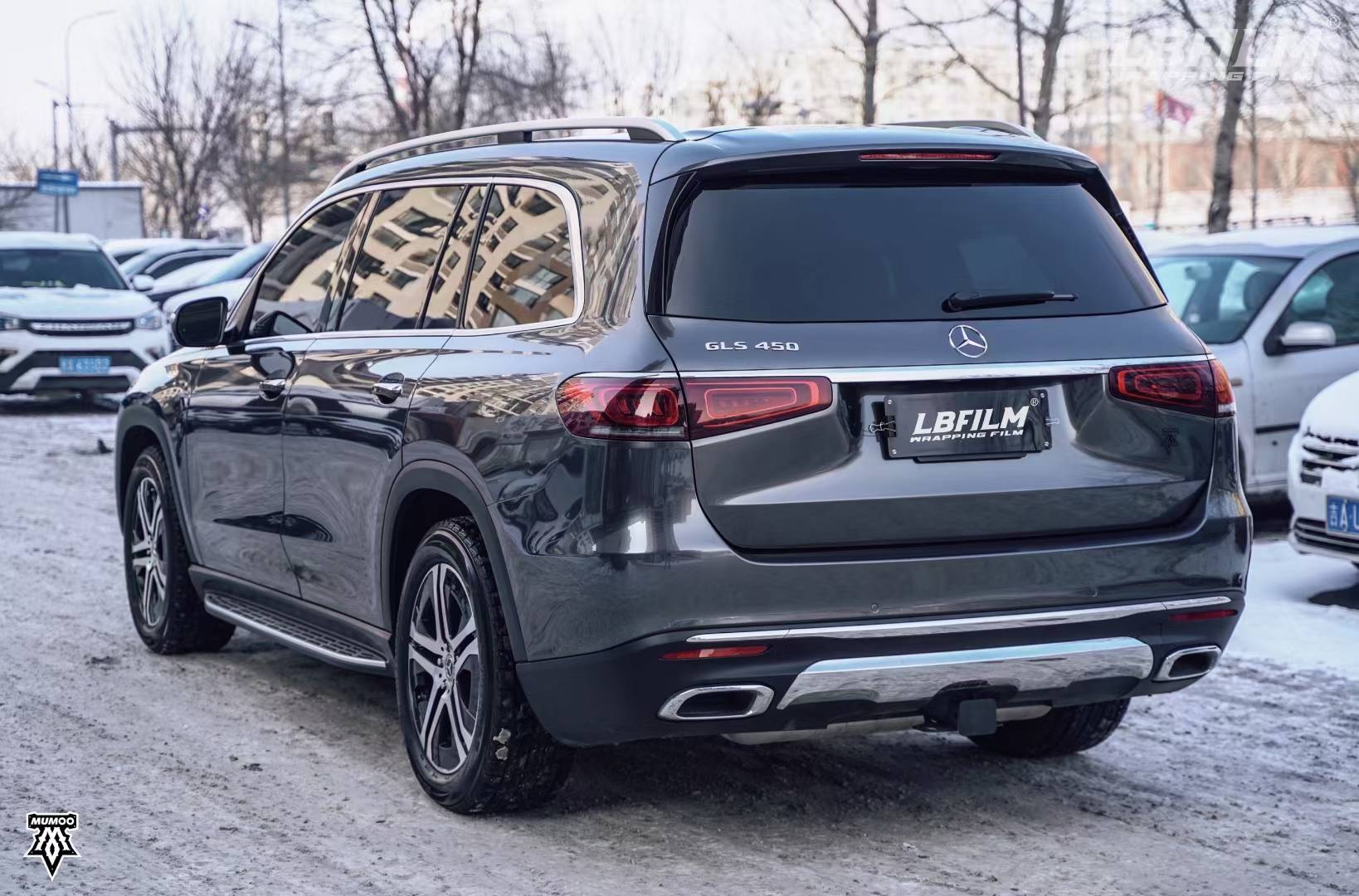 奔驰GLS450-LB改色膜液态金属深邃灰，冷硬不失内涵_搜狐汽车_搜狐网