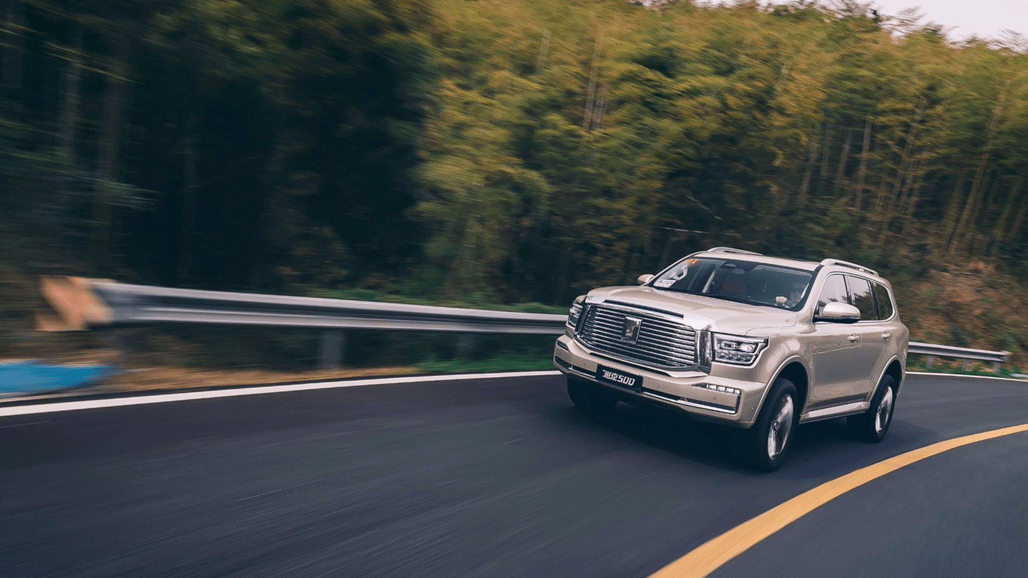 东拼西凑的BJ60，真能成为坦克500的低价平替吗？_搜狐汽车_搜狐网