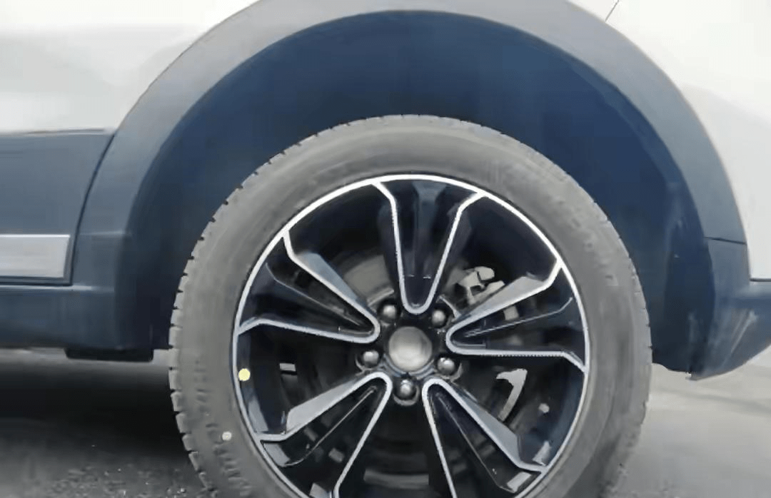 售价5.98万元，搭载1.5升发动机，众泰T300L正式上市_搜狐汽车_搜狐网