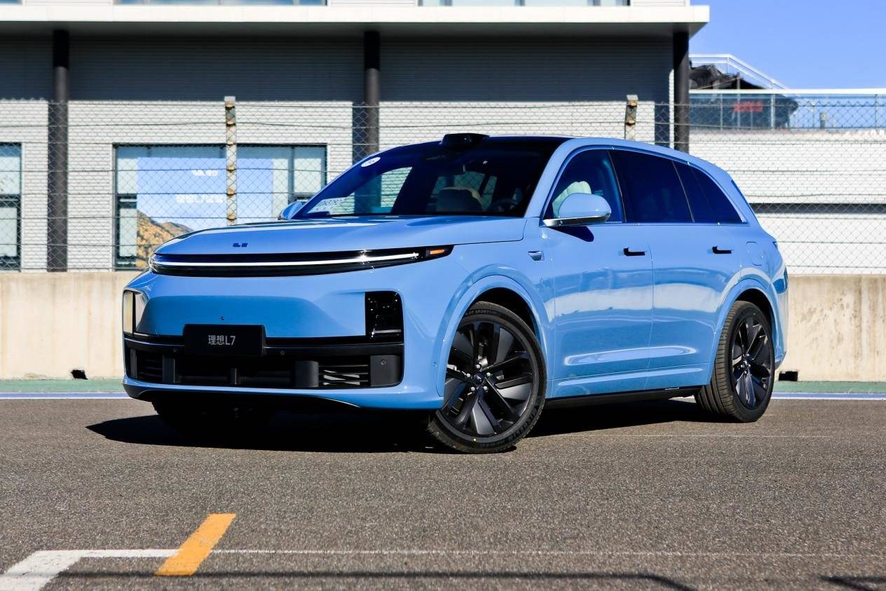 试驾理想L7：全尺寸大于奔驰GLE、宝马x5l_搜狐汽车_搜狐网