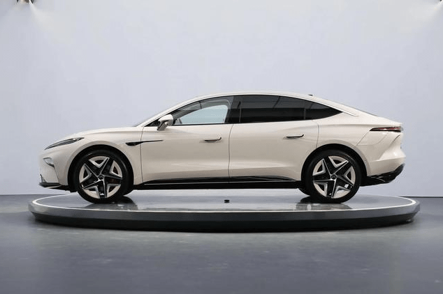 预售28万起！F7正式发布 支持换电模式，最大续航666km_搜狐汽车_搜狐网