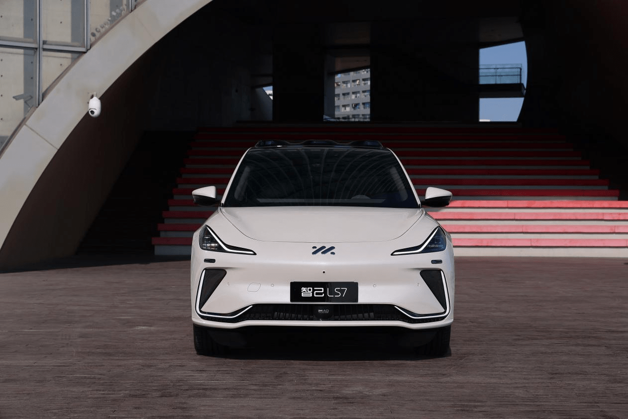 大5座SUV界“新晋顶流”？30.98万起的智己LS7大热，有何黑科技？_搜狐汽车_搜狐网