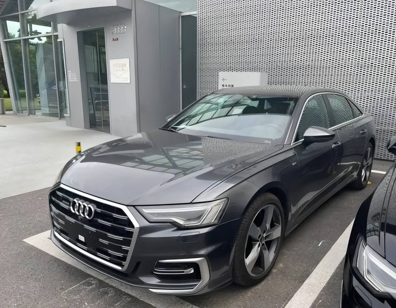 价格亲民,尺寸差不多,销量差的沃尔沃S90真不如BBA同级？横评奉上_搜狐汽车_搜狐网