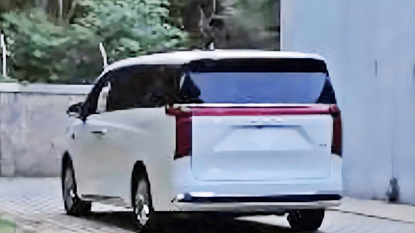 魏牌全新MPV试装车下线，2023年征战高端MPV市场_搜狐汽车_搜狐网