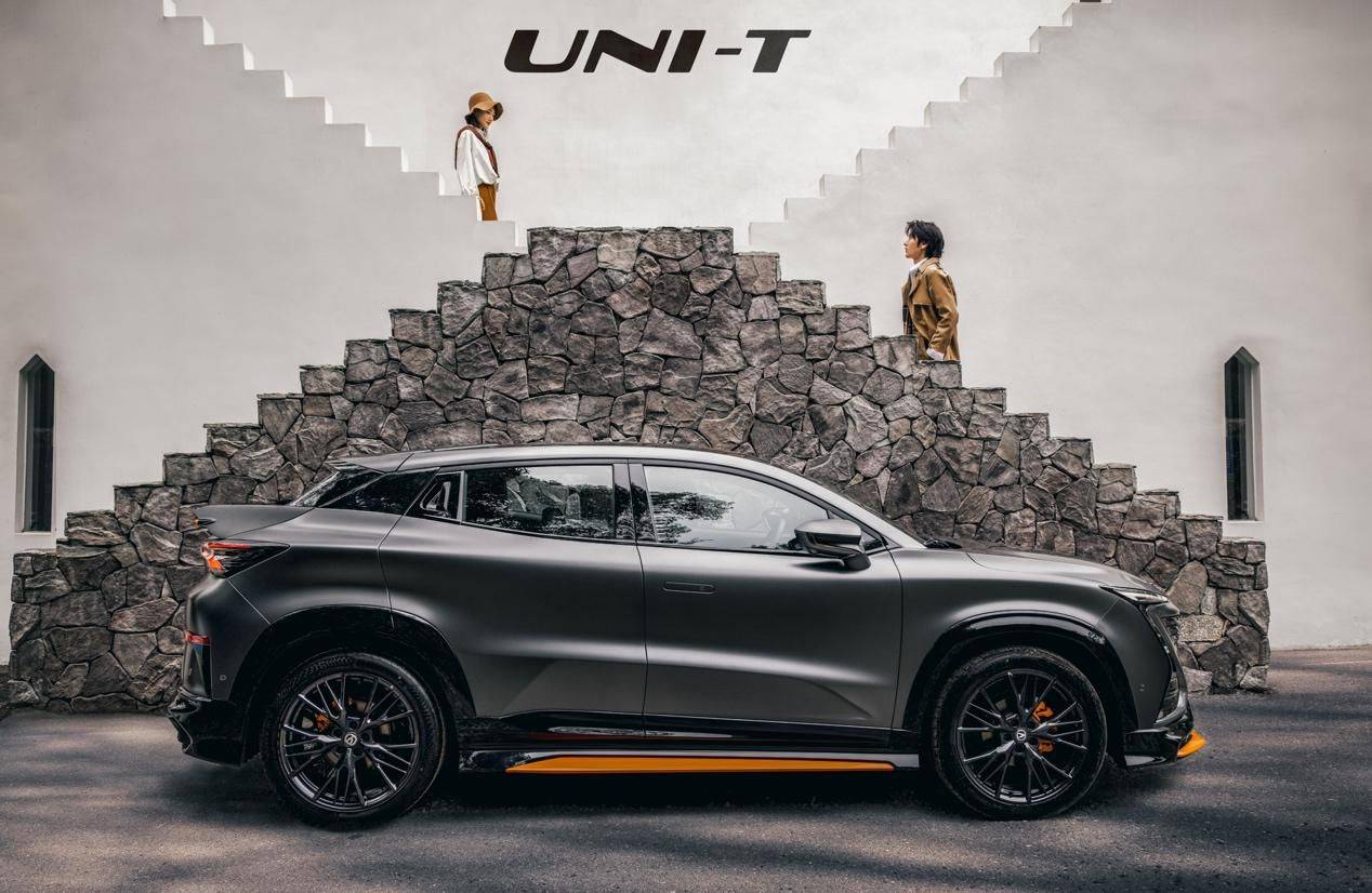 长安“集帅”迎换代 第二代UNI-T售价11.59—13.99万元_搜狐汽车_搜狐网