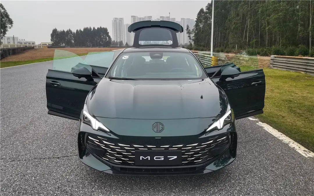 赛道试驾MG7，2.0T+9AT差点就挤进性能车的行列了_搜狐汽车_搜狐网