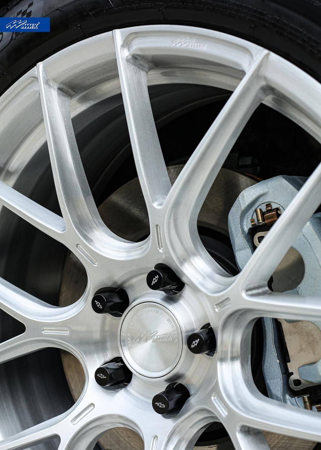 丰田赛那改装MMX MF27轮毂，气场全开_搜狐汽车_搜狐网