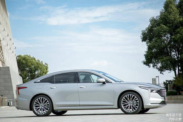 奔腾B70作为一款十万级的中型轿车相较于同价位的合资品牌_搜狐汽车_搜狐网