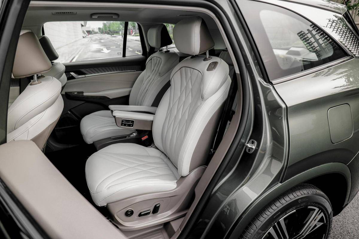 2.0T+9AT，车长近5米，只喝92号汽油，荣威RX9将上市_搜狐汽车_搜狐网