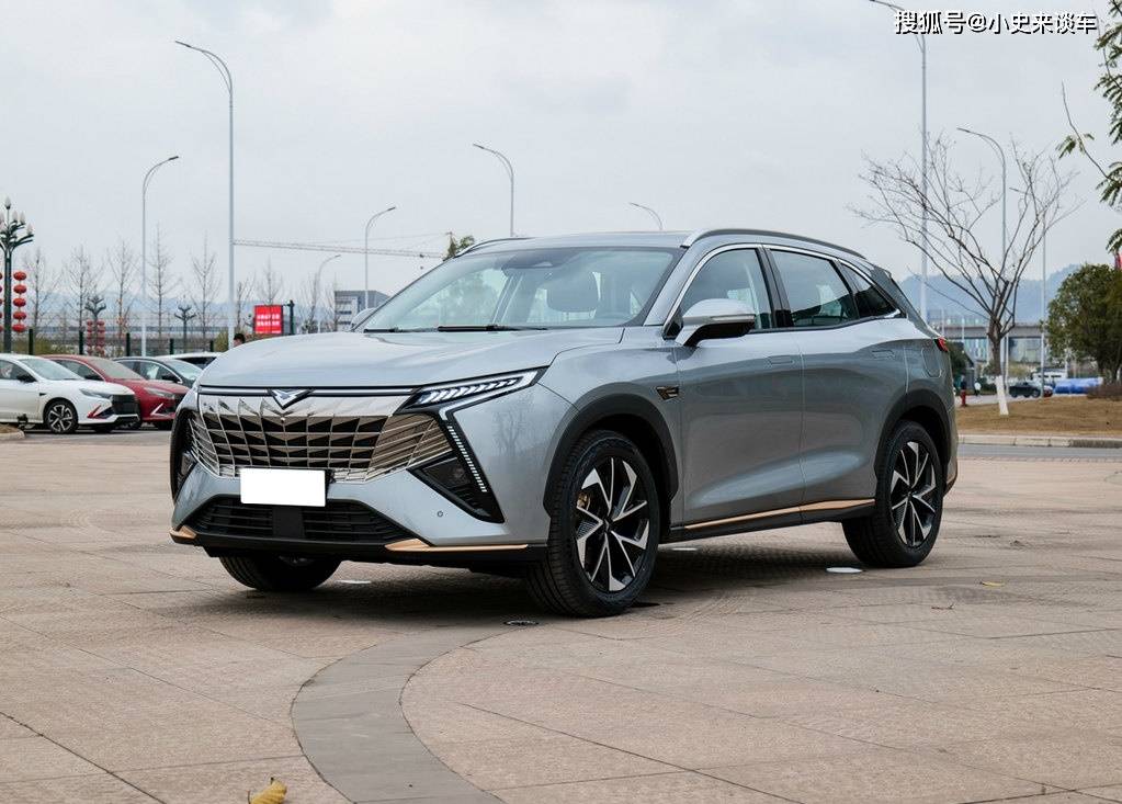 国产SUV全新“颜值担当”来袭！10.69万起配运动套件，看啥哈弗H6_搜狐汽车_搜狐网