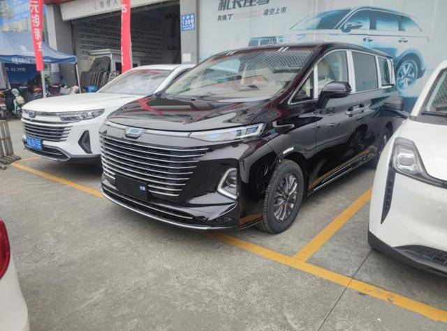 奔腾M9到店实车：与红旗HQ9同平台/搭2.0T+8AT！对标传祺M8？_搜狐汽车_搜狐网