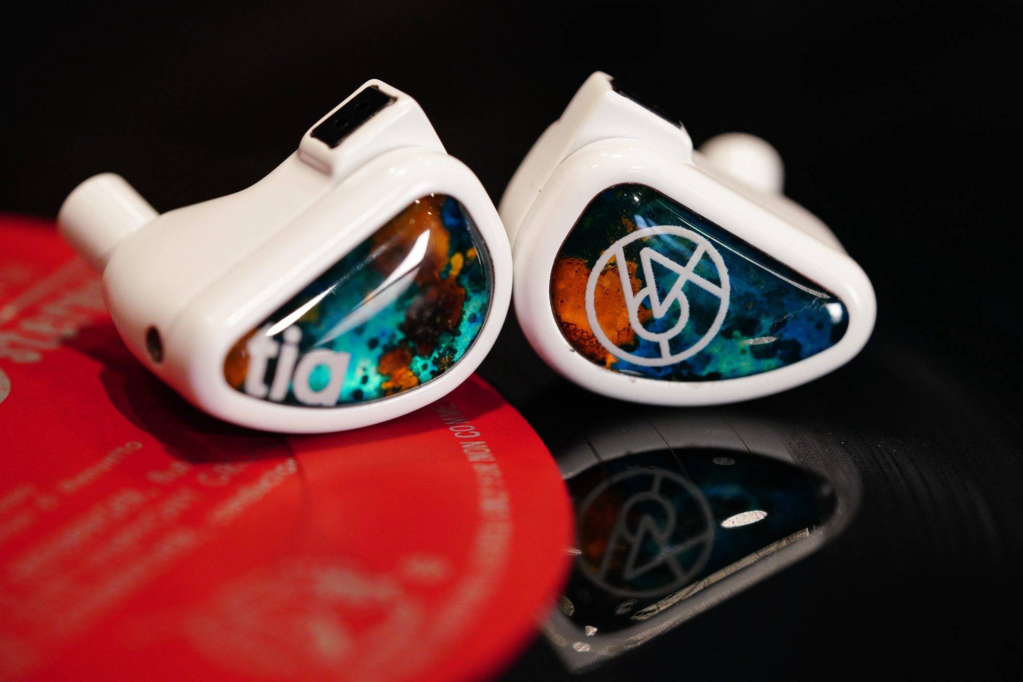 大巧不工 返璞归真——64 Audio新限量旗舰耳塞FOURTÉ BLANC_产品_单元_耳机