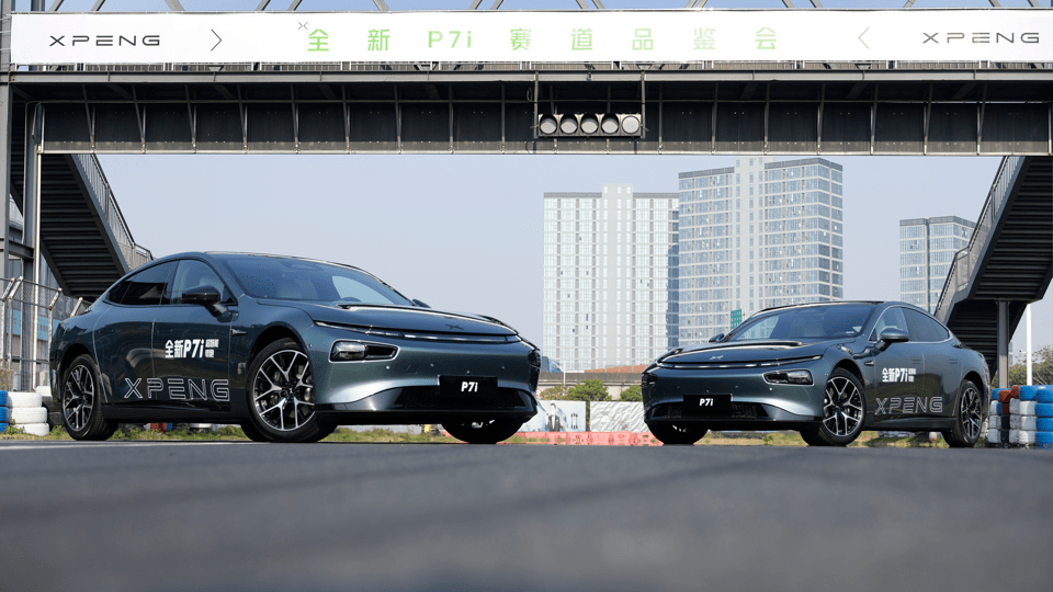 小鹏P7i首发，车手模式看齐Taycan，驾控最好的智能汽车？_搜狐汽车_搜狐网