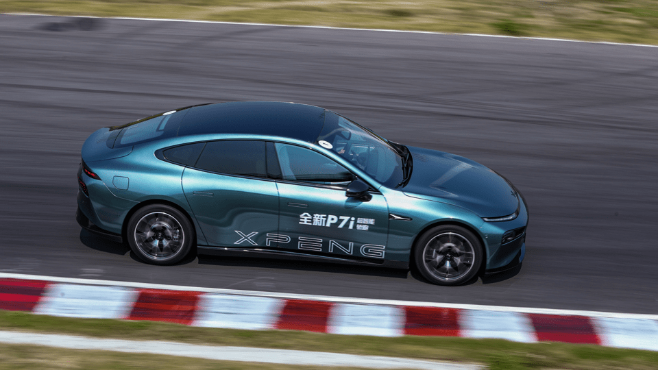 小鹏P7i首发，车手模式看齐Taycan，驾控最好的智能汽车？_搜狐汽车_搜狐网
