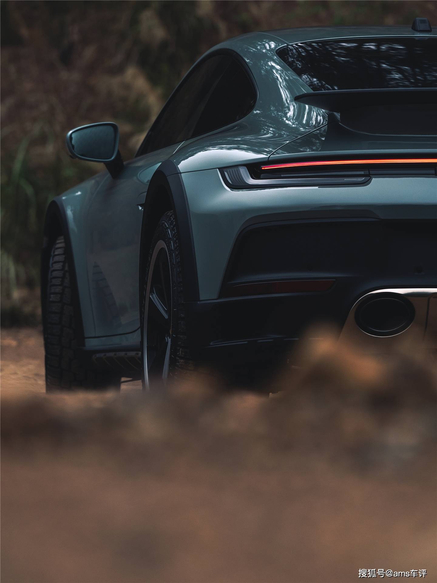开保时捷911去越野，你敢信？这就是911 Dakar要做的事_搜狐汽车_搜狐网