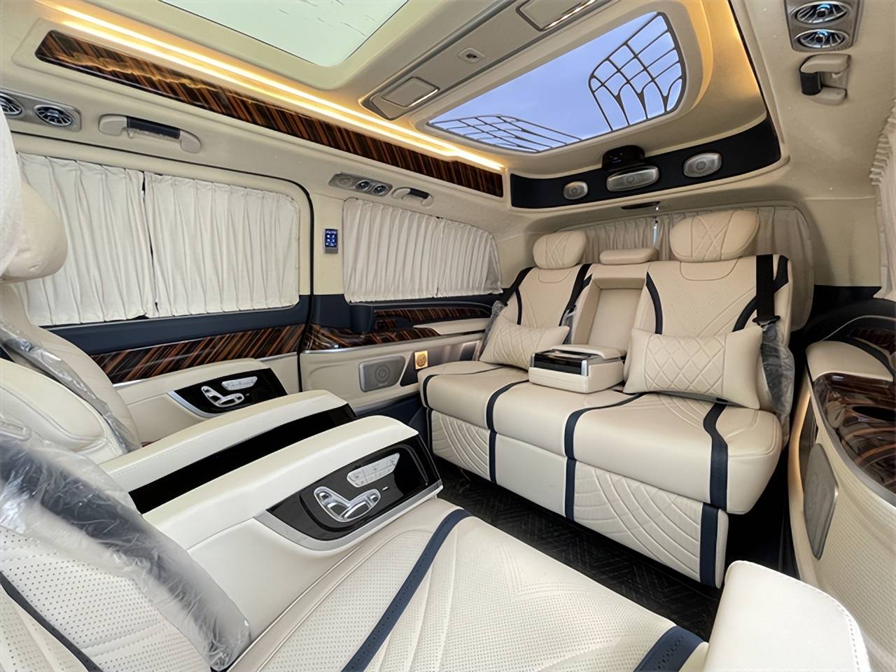 奔驰定制高顶V260L七座MPV,满足您的多样化出行要求_搜狐汽车_搜狐网