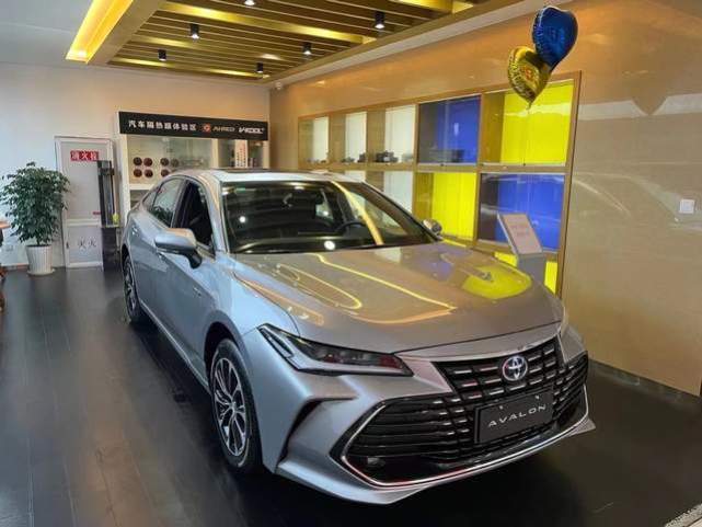 配2.5L+8AT，车长4990mm，优惠3万的亚洲龙，还可以再等等？_搜狐汽车_搜狐网