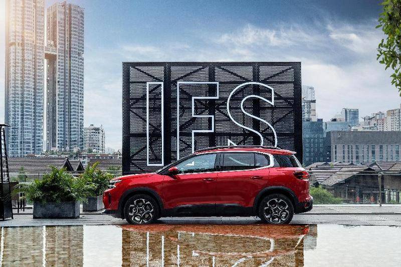 买到就是赚到？凡尔赛C5 X和天逸BEYOND的高品质更可靠_搜狐汽车_搜狐网