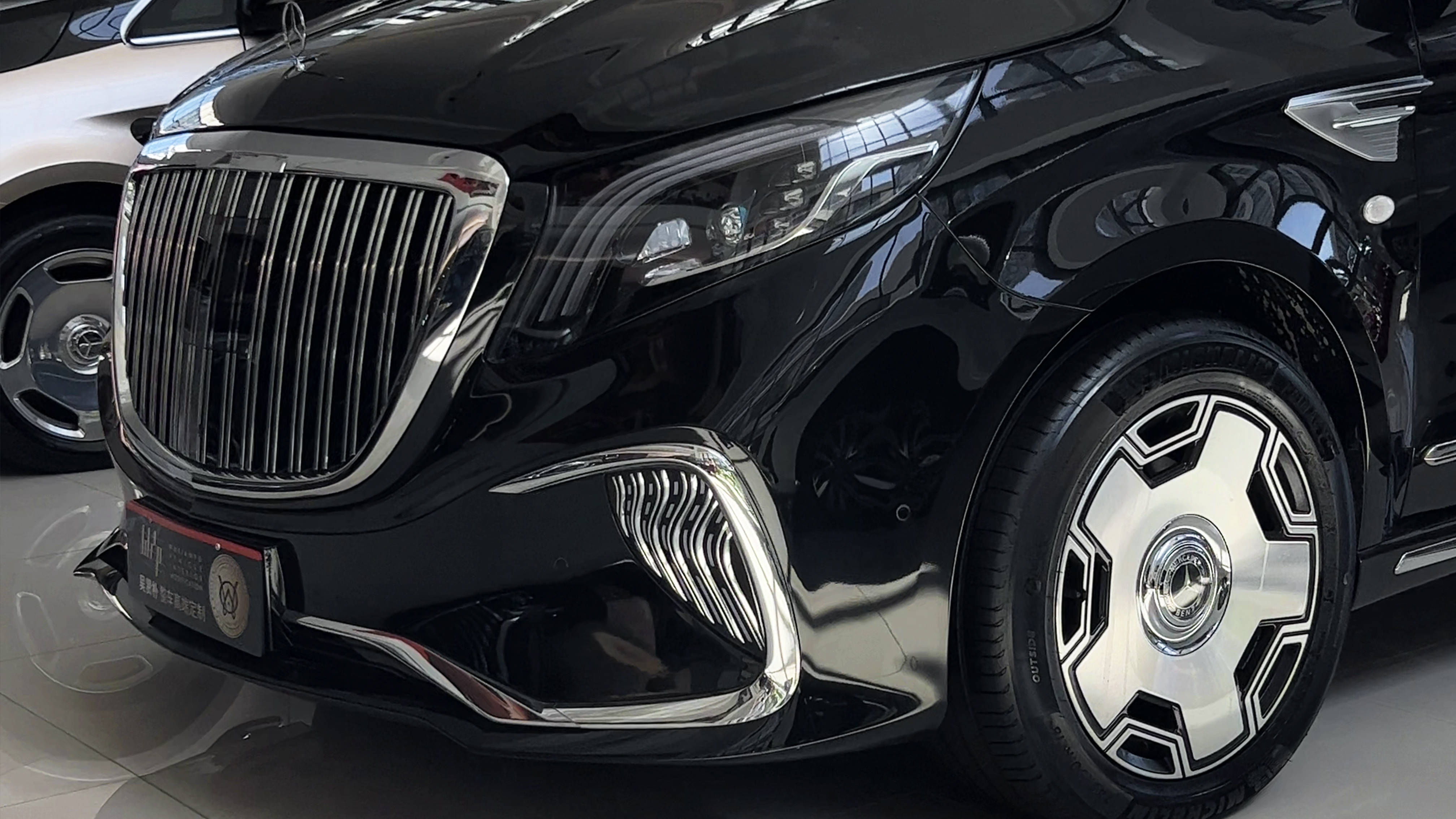 奔驰V260“高贵而不贵”提车后升级凯旋中门_搜狐汽车_搜狐网