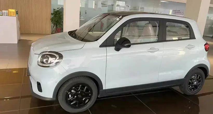 2023款零跑T03到店，整体配色更为时尚，5.99万起_搜狐汽车_搜狐网