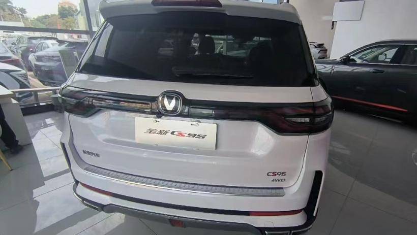 你们要的8AT来了！2023款长安CS95到店，尺寸微调，升级爱信8AT_搜狐汽车_搜狐网