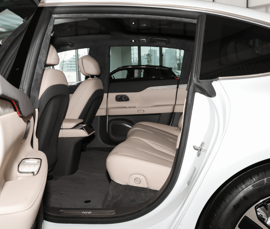 C级豪车“新宠”，岚图追光配置丰富，才32.29万起，还看啥ET7_搜狐汽车_搜狐网