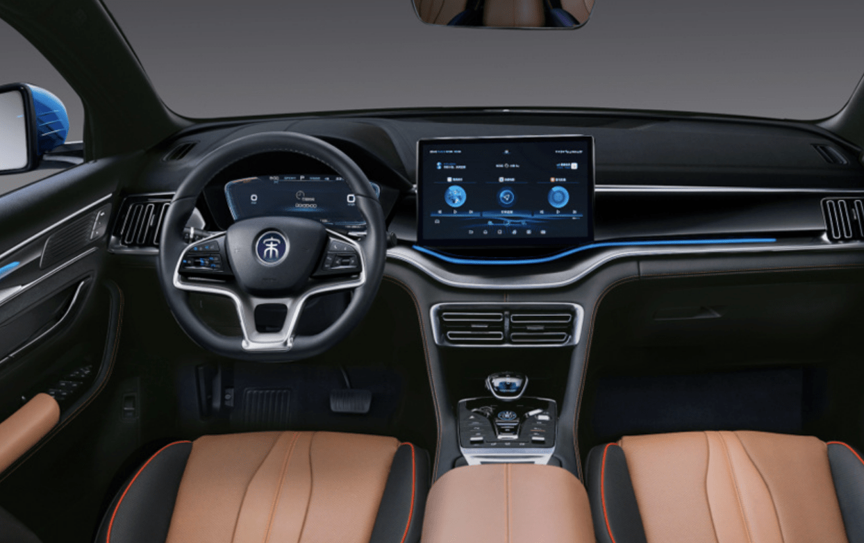 零跑C11增程和宋PLUS DM-i智能座舱大PK，看完就没有选择困难症了！_搜狐汽车_搜狐网