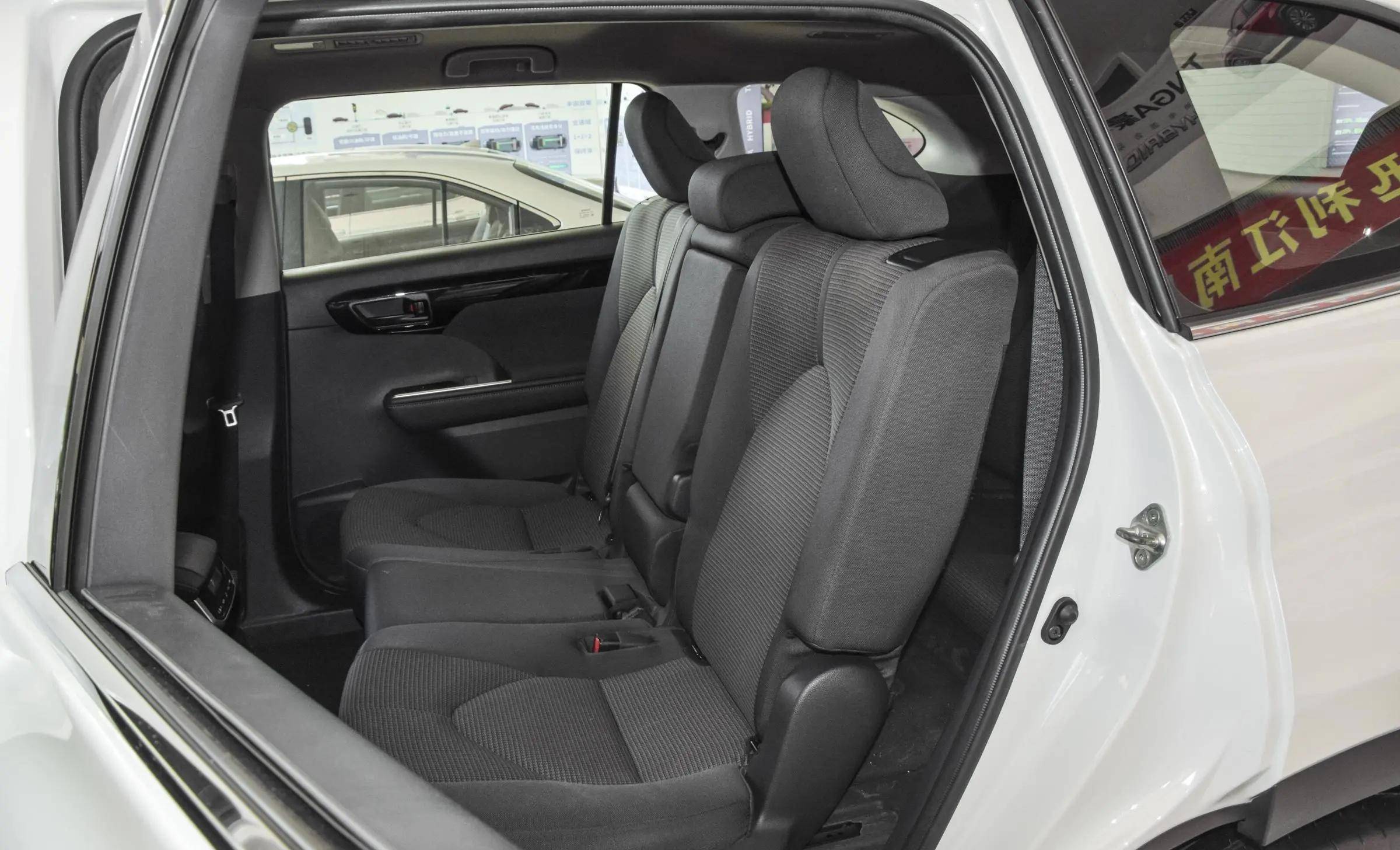 想买省油的7座中型SUV，绕不开这两款，动力强劲，省心舒适_搜狐汽车_搜狐网