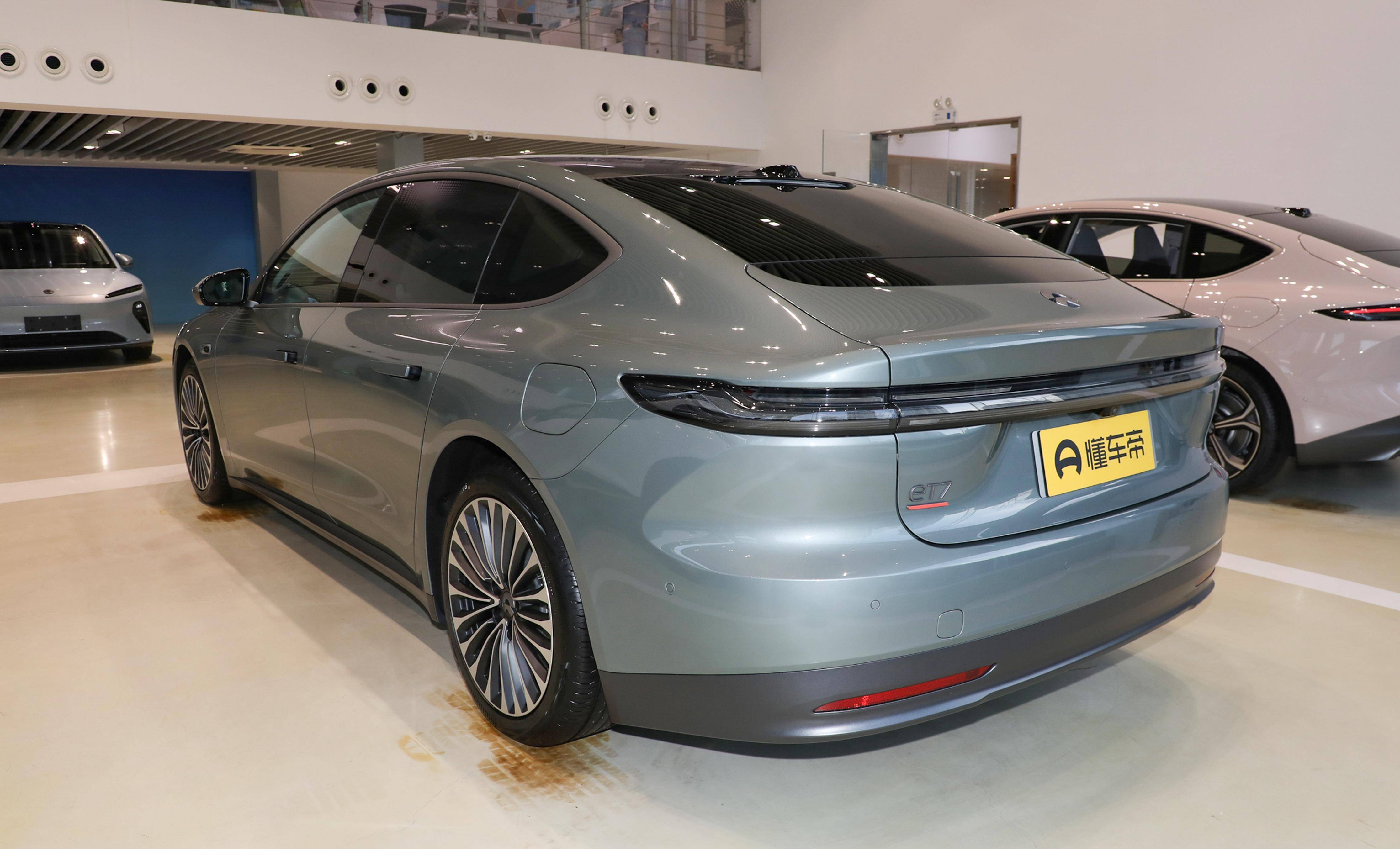 指导价45.80万的2023款 75kWh版蔚来ET7为何卖得这么贵_搜狐汽车_搜狐网