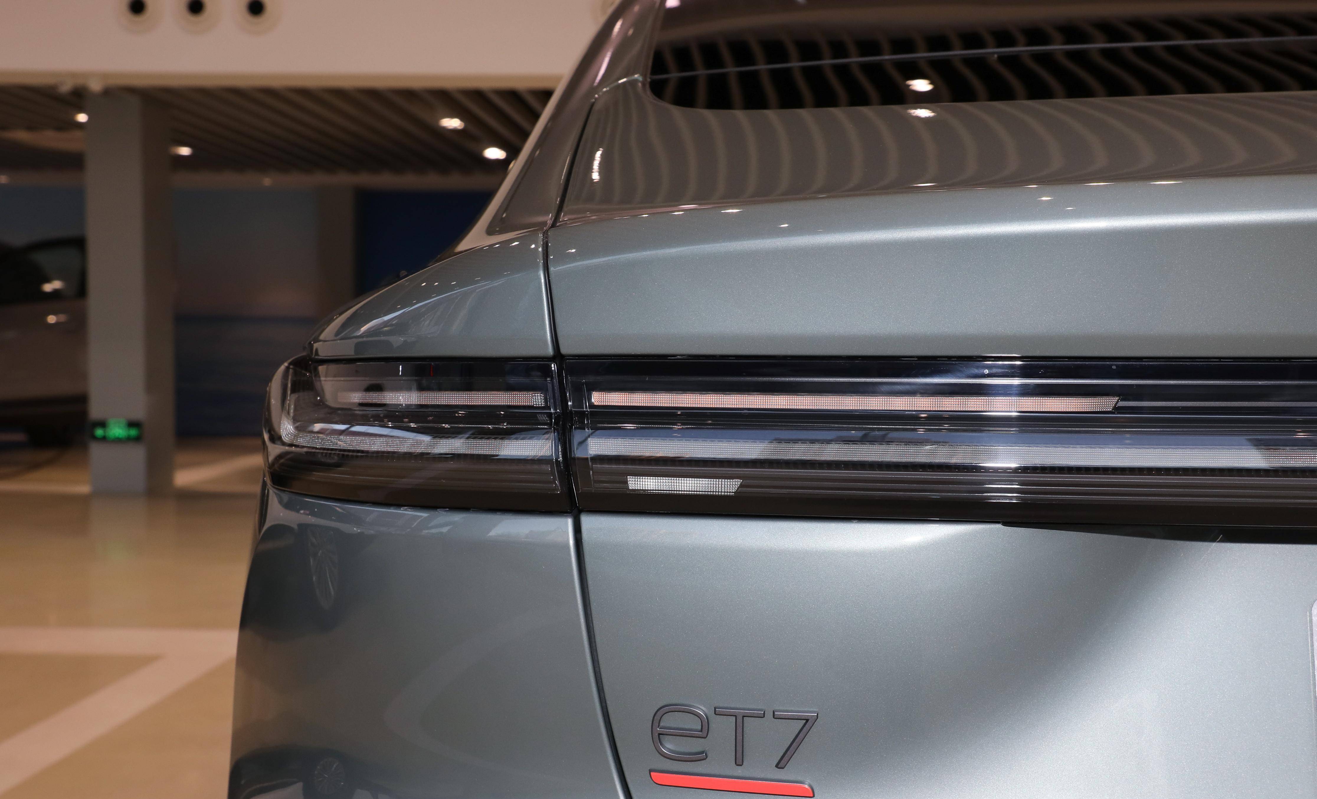 指导价45.80万的2023款 75kWh版蔚来ET7为何卖得这么贵_搜狐汽车_搜狐网