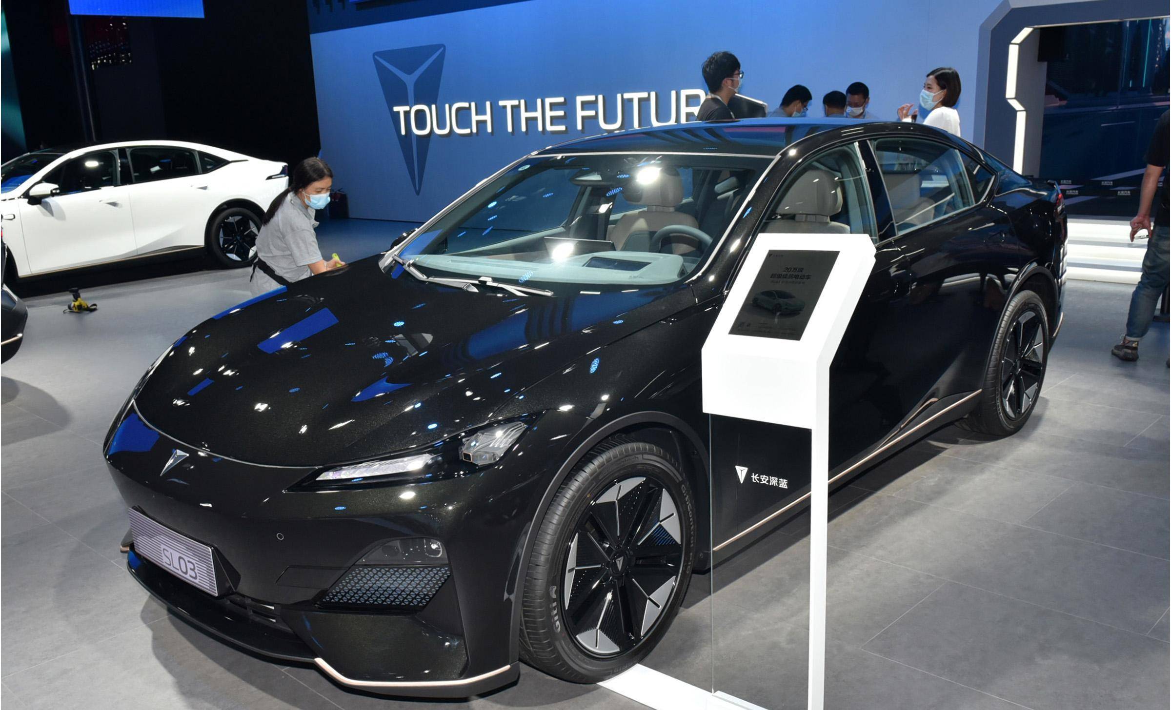 实拍深蓝SL03 705纯电版，22.19万续航超700km，6秒级加速_搜狐汽车_搜狐网