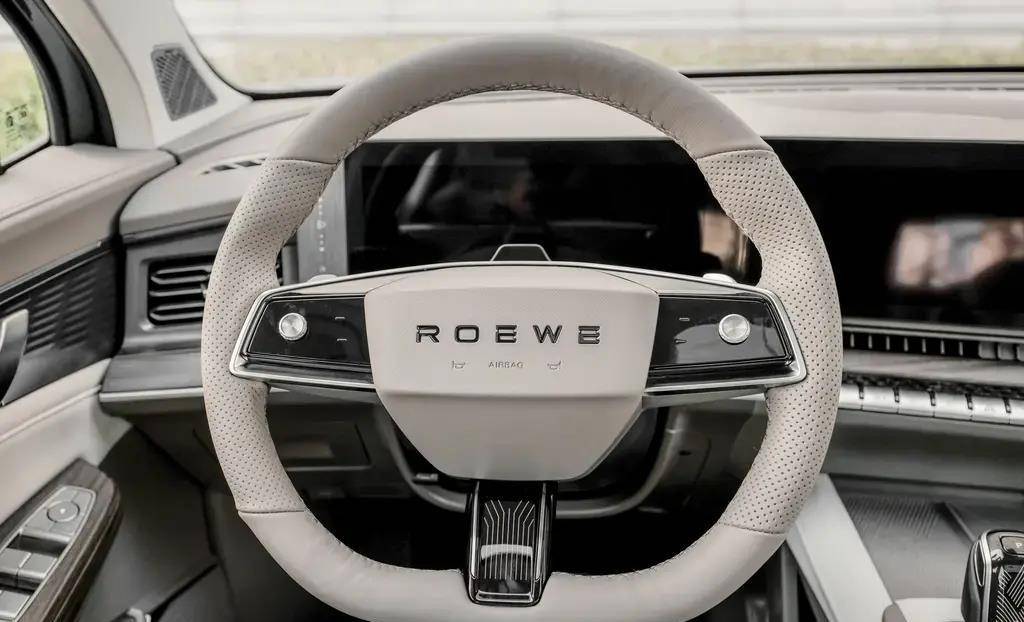 售价17.58万起，采用47英寸贯通式屏幕，荣威RX9正式上市_搜狐汽车_搜狐网