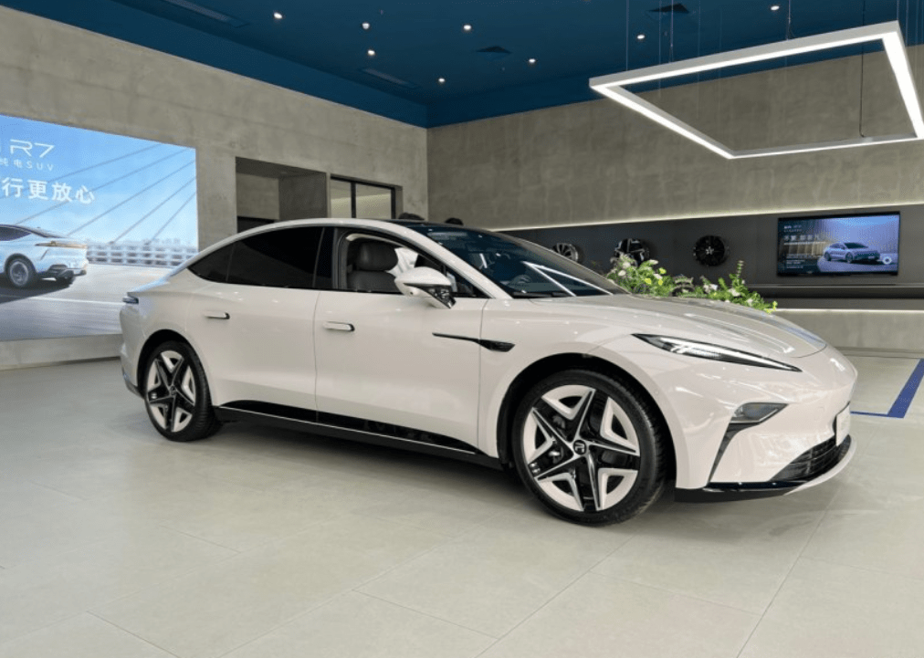 20万级纯电轿跑市场上的“新卷王”，飞凡F7真的不是说说而已！_搜狐汽车_搜狐网