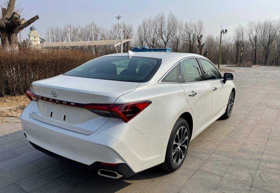 车长4990mm！搭2.0L+CVT动力，20多万买丰田亚洲龙怎么样？_搜狐汽车_搜狐网