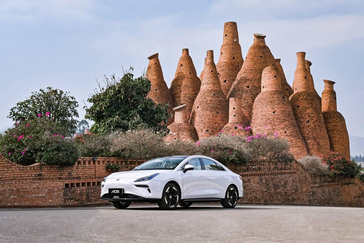 长安深蓝SL03与合创A06对比，谁的性价比更高？_搜狐汽车_搜狐网