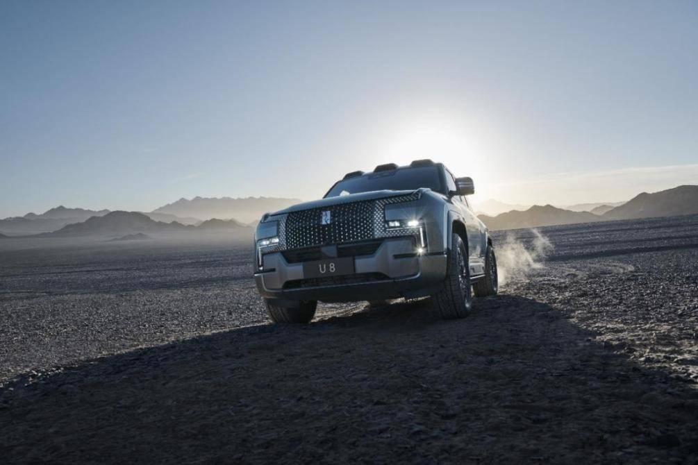 云辇-P赋能，仰望U8无涉水喉最大涉水深度1000mm_搜狐汽车_搜狐网