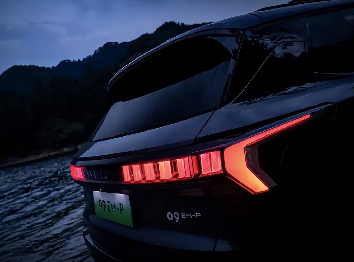 魏牌蓝山正式上市，理想L8和领克09EM-P远航版一点不慌_搜狐汽车_搜狐网