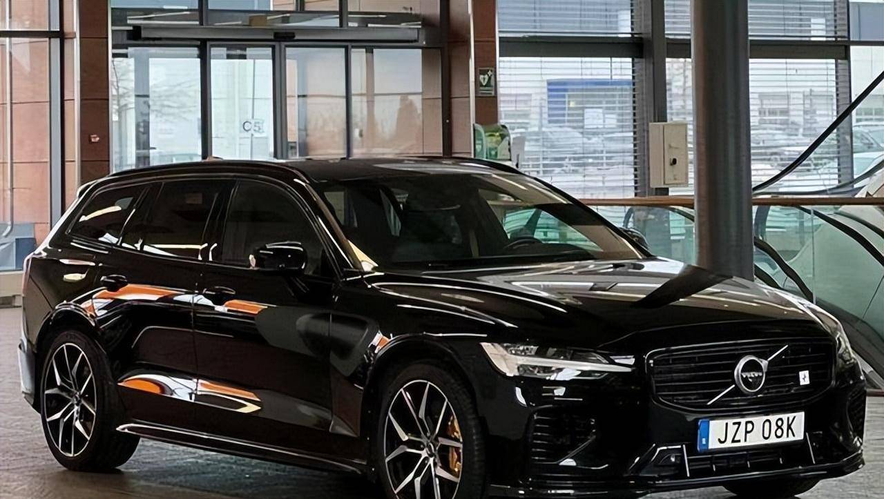 2023款沃尔沃V60，搭载2.0T+8AT，竞争奥迪A4大“瓦罐”！_搜狐汽车_搜狐网