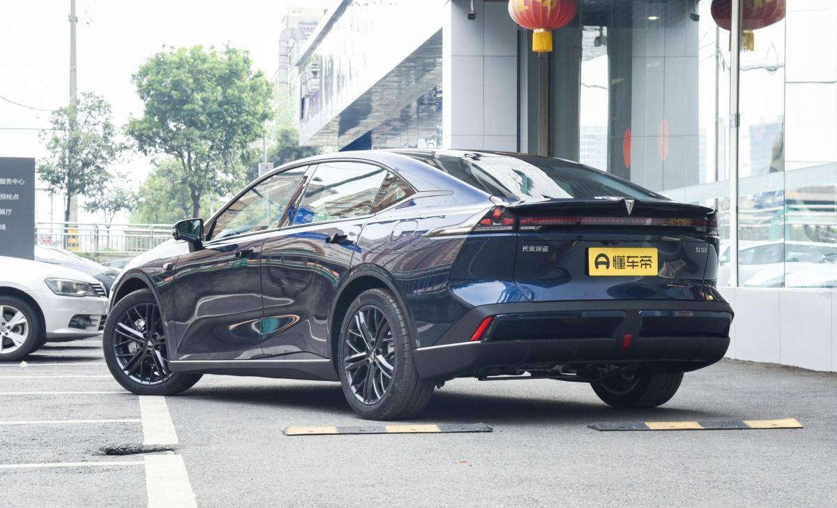 都是可油可电，长安深蓝SL03增程版和比亚迪汉DM-i，谁的实力强？_搜狐汽车_搜狐网